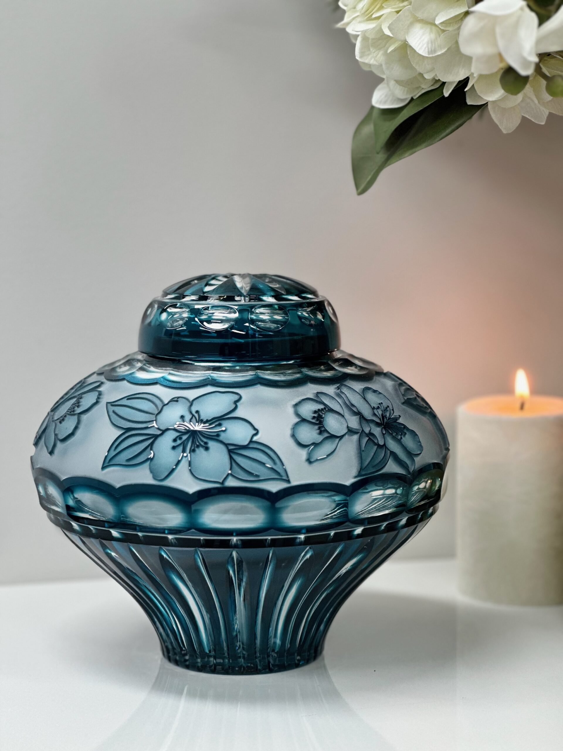 Crystal Lilies Azure - MVC